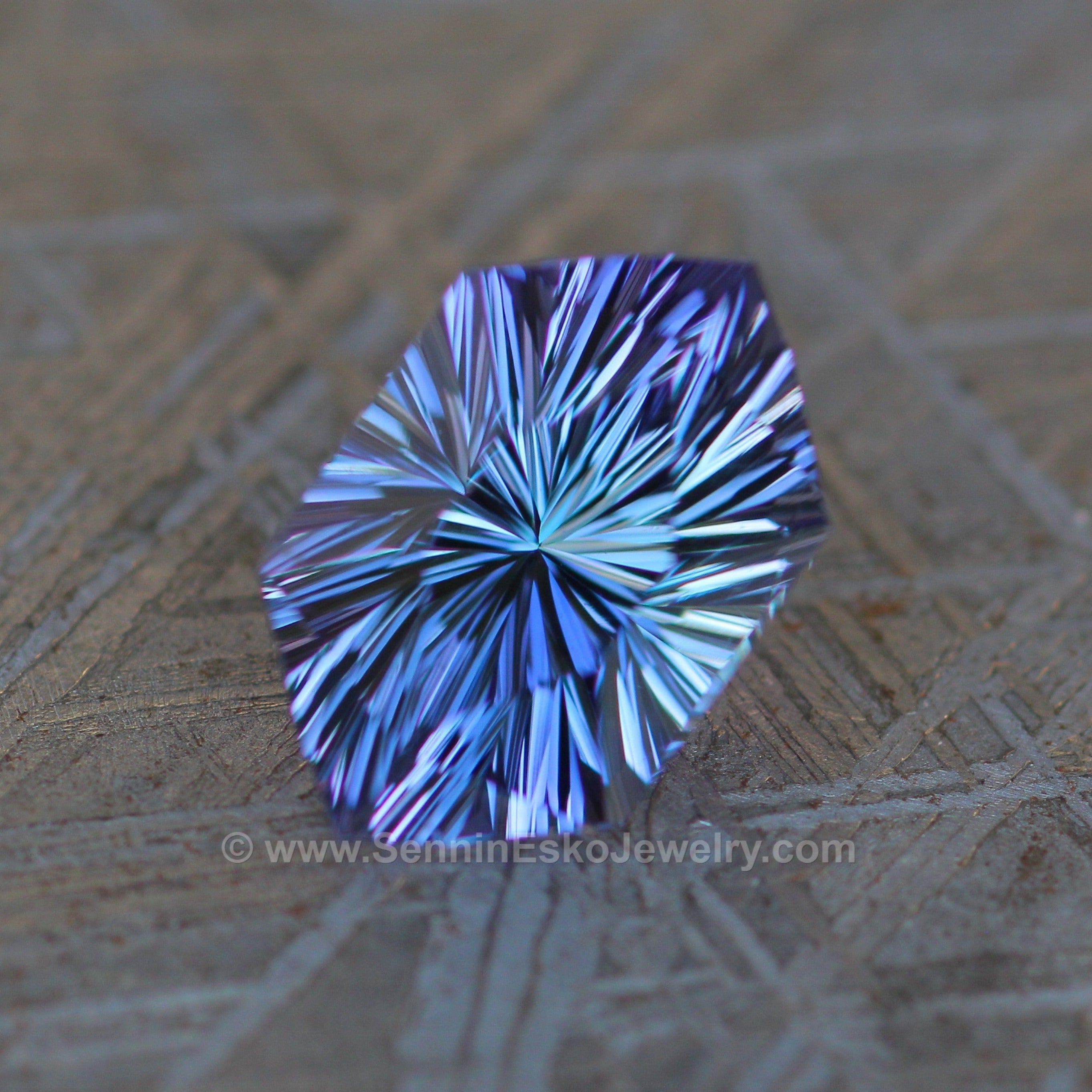 2.3 ct Bluish Violet Tanzanite Hexagon - Fantasy Cut - 10.2x6.4mm – Sennin Esko Jewelry
